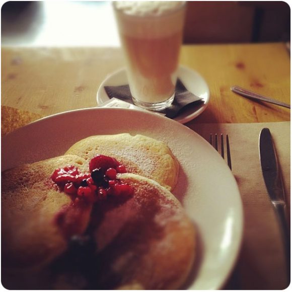 10 Brunch Cafes in Barcelona - Recommended by Coffee and Brunch ...